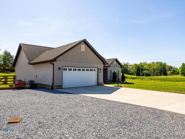909 Loblolly Lane