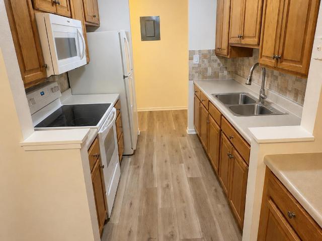 909 Luther Place # 102