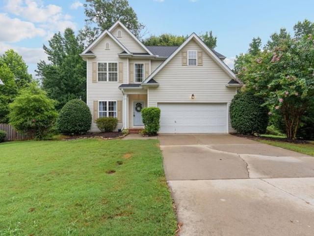 909 Morning Mist Ln, Simpsonville, SC 29680