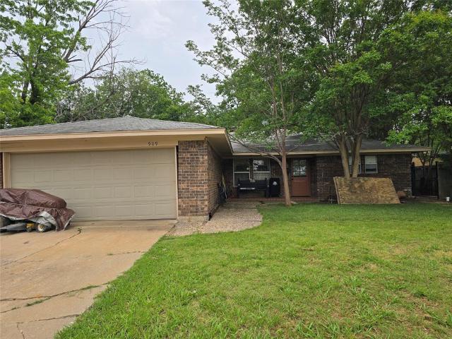 909 McKinney Ave, Princeton, TX 75407 | MLS #20937