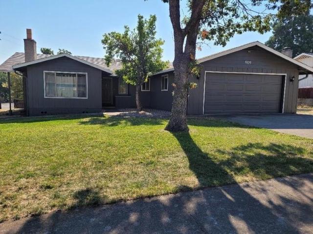 909 Mira Mar Avenue, Medford, OR 97504