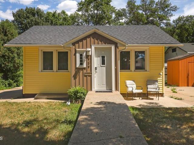 909 N 7th St, Bismarck, ND 58501