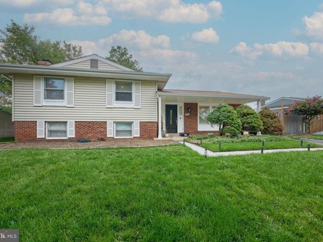 909 N Vernon St, Sterling, VA 20164