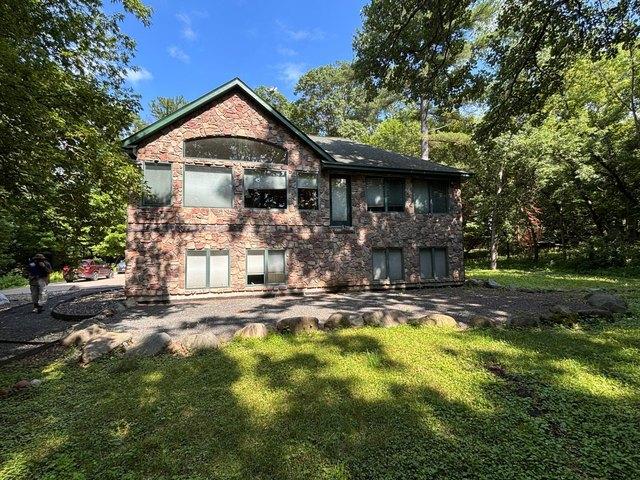 909 N Cascade St, Osceola, WI 54020