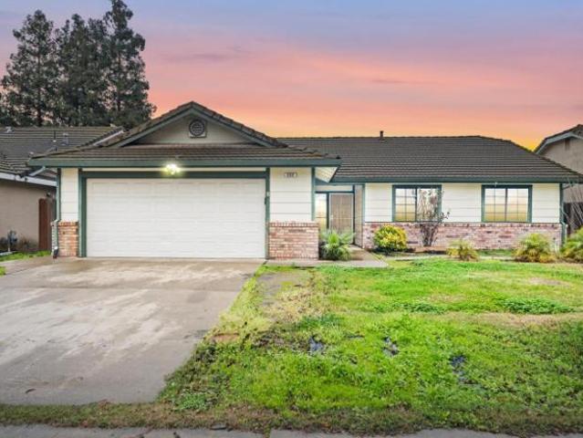 909 N Rosemore Ave, Modesto, CA 95358