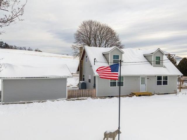 909 Numidia Dr, Catawissa, PA 17820