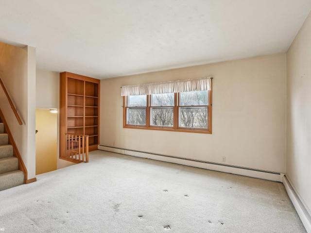 909 S 5th Street