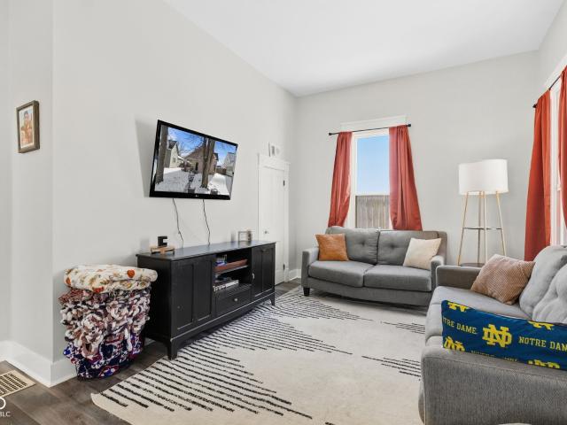 909 S A Street