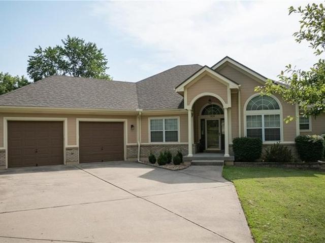 909 S Ann St, Independence, MO 64056