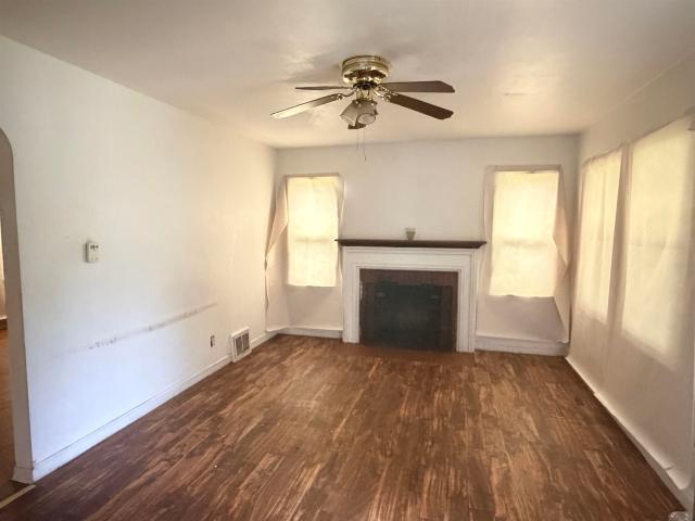 909 S Ballenger Highway