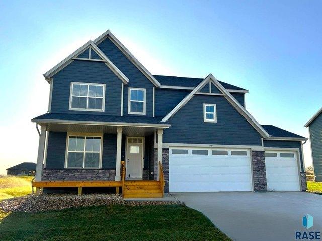 909 S Country Club Ave, Brandon, SD 57005