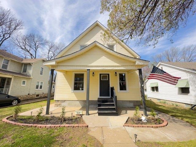 909 S Grant Ave, Chanute, KS 66720