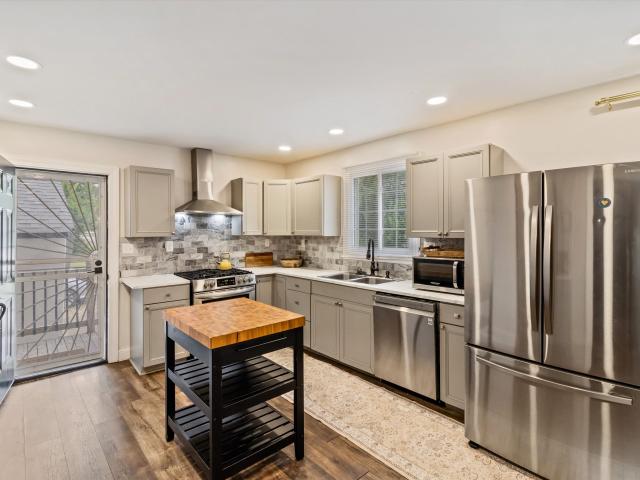 909 s mclean blvd