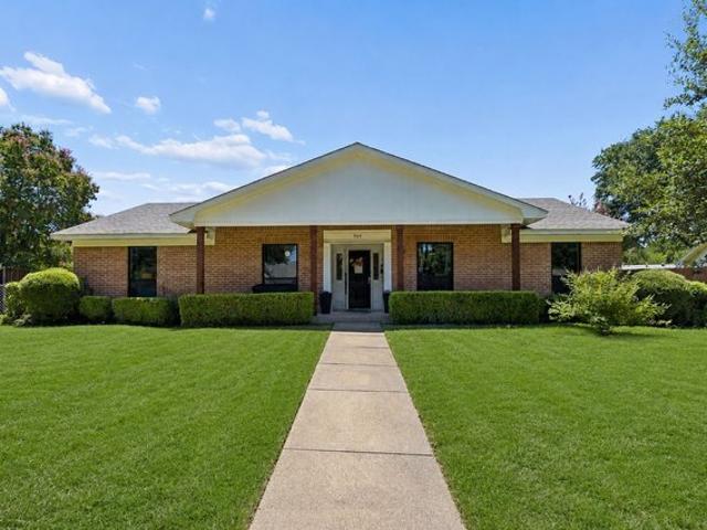 909 Sandalwood Ave, Richardson, TX 75080