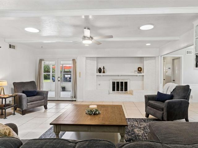 909 Sandalwood Avenue