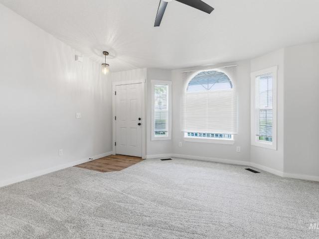 909 Settlers Dr