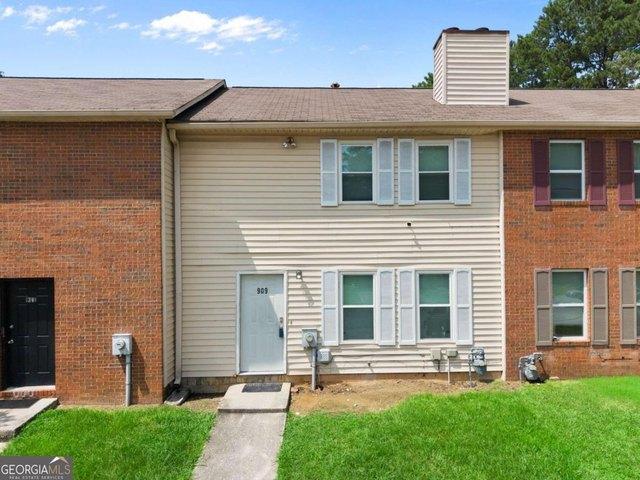 909 Silverwood Dr, Atlanta, GA 30349