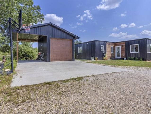 909 Page Ct, Sheboygan, WI 53081
