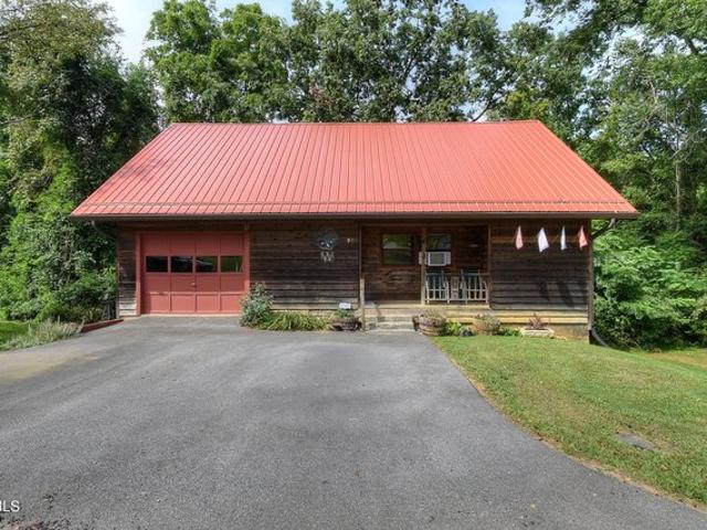 909 Paris St, Elizabethton, TN 37643