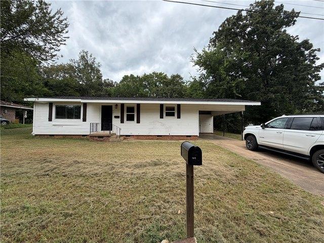 909 Riddell St, Clarksville, AR 72830