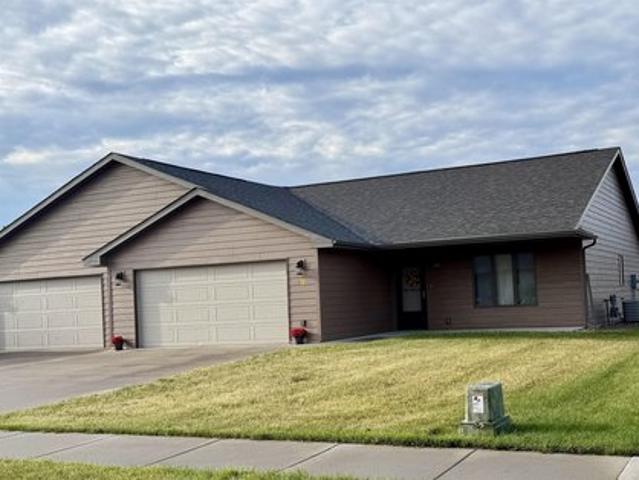 909 W 16th Ave, Mitchell, SD 57301