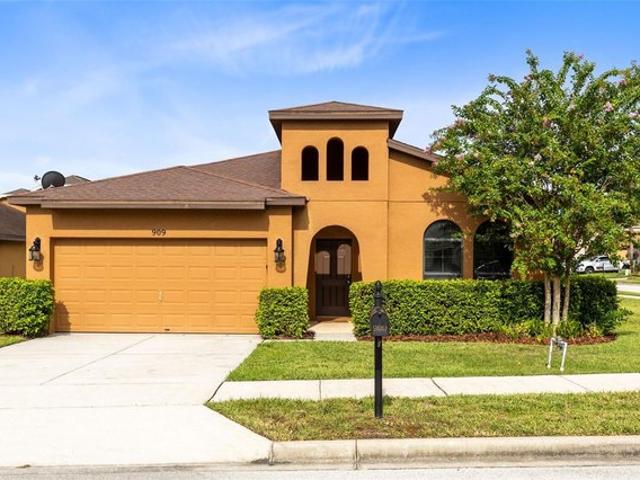 909 Woods Landing Dr, Minneola, FL 34715