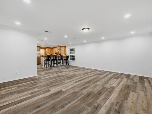 909 Thatcher Street