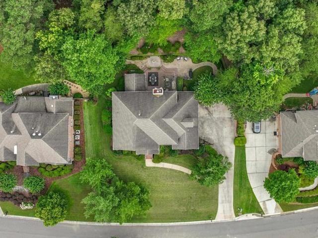 909 Vestlake Hollow Cir, Vestavia Hills, AL 35242