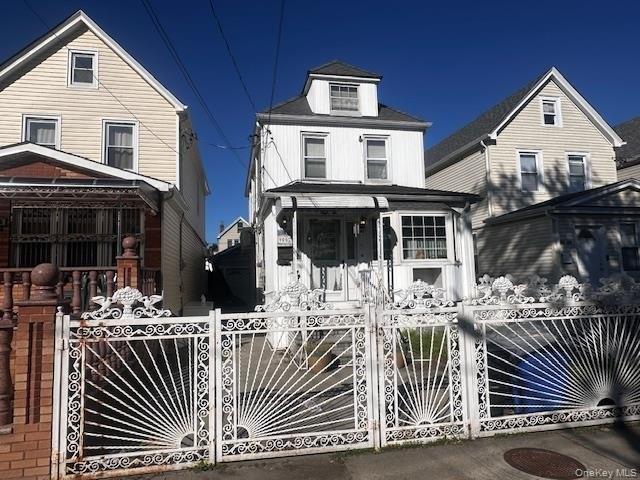 90 62 nd St, Hollis, NY 11423