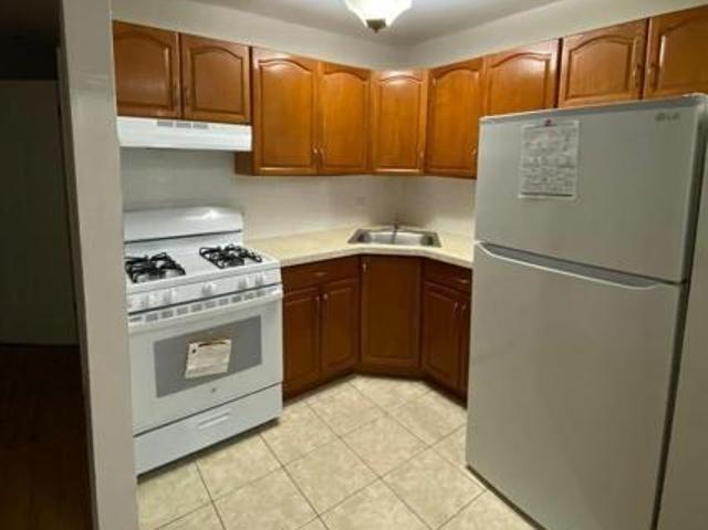 90 82 180Th St 1, New York, NY