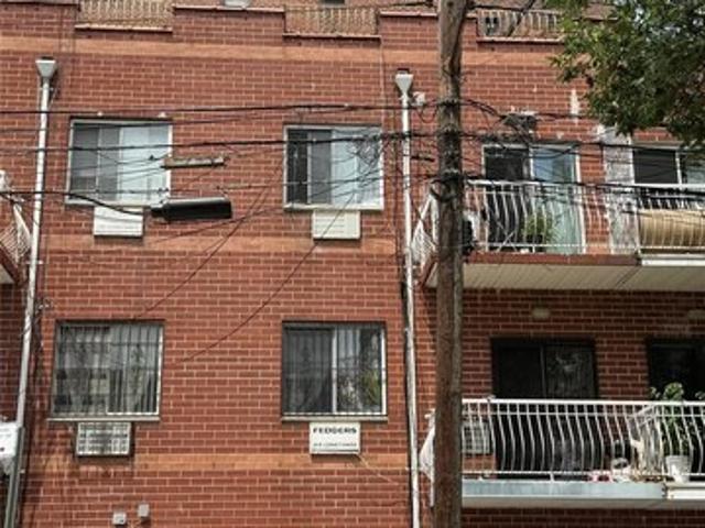90 05 54th Ave, Elmhurst, NY 11373