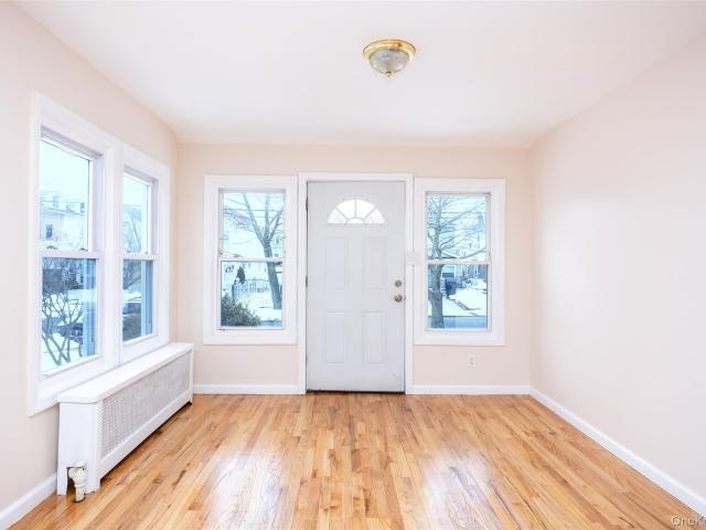 90 09 th Street