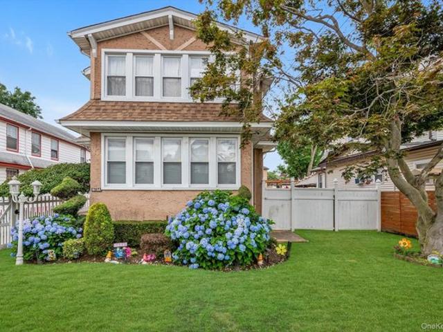 90 34 th St, Hollis, NY 11423