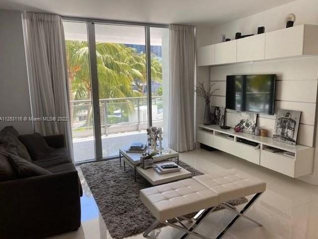 90 3rd St SW #1102, Miami, FL 33130