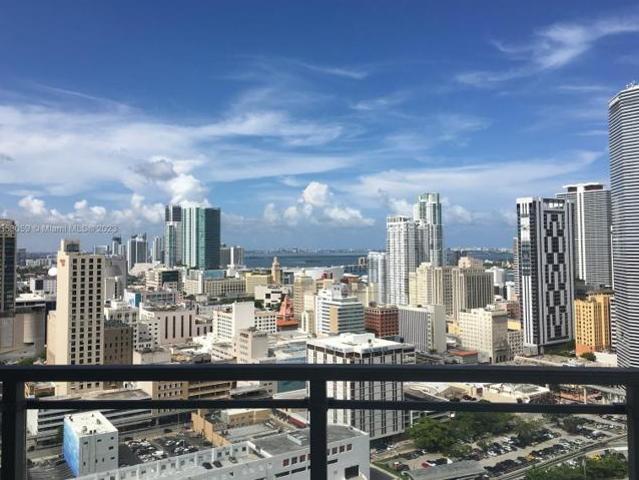 90 3rd St SW #3204, Miami, FL 33130