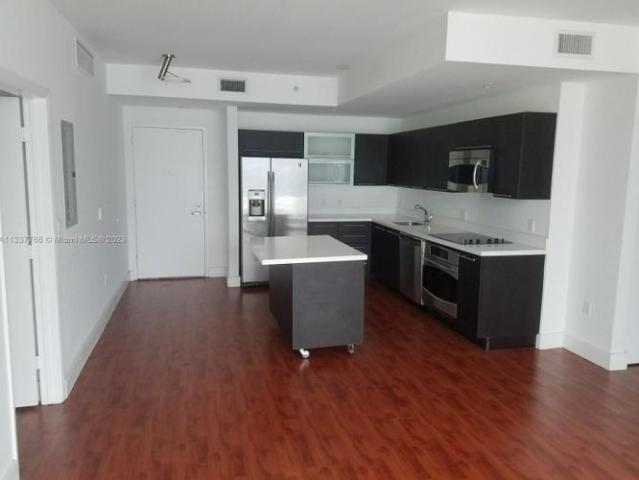 90 3rd St SW #4206, Miami, FL 33130