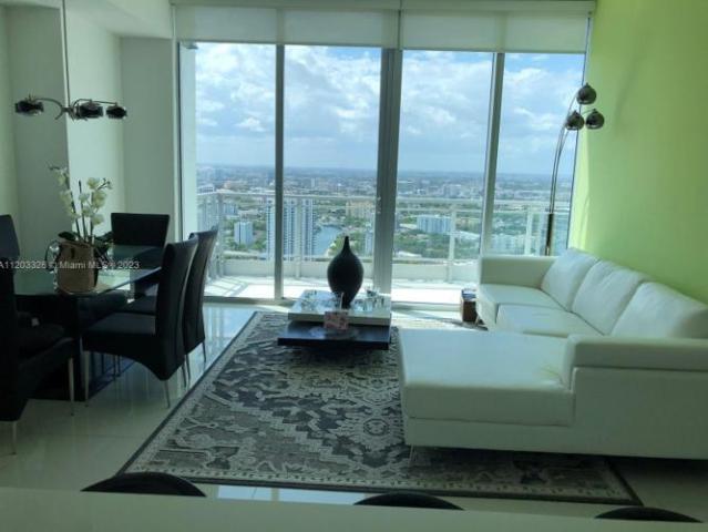 90 3rd St SW #Ph 7, Miami, FL 33130