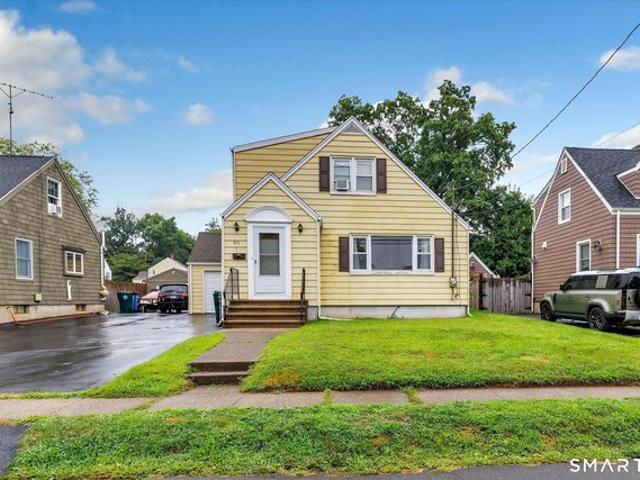 90 Ulrich Rd, Stratford, CT 06614