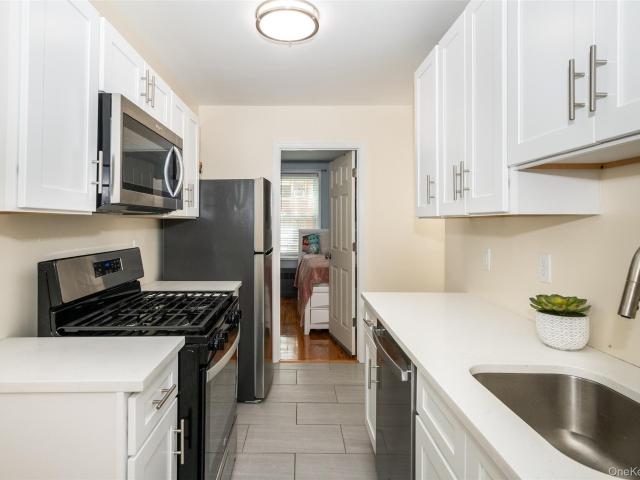 90 Union St, Unit 1A, New Rochelle, NY 10805 | MLS #858024 | Compass