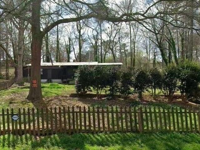 90 Valley Trl SE, Acworth, GA 30101