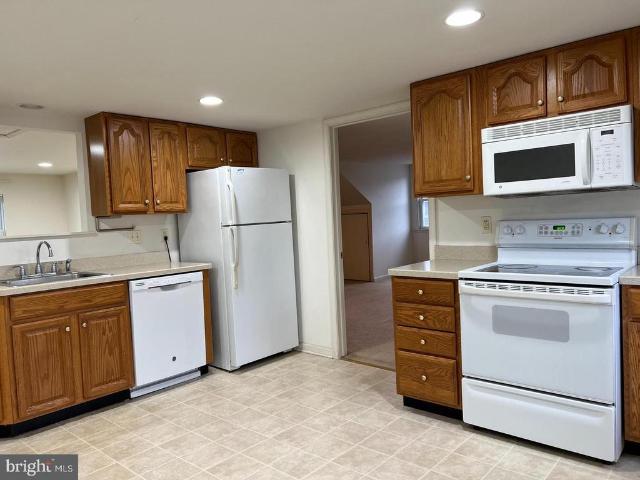 90 W Central Avenue