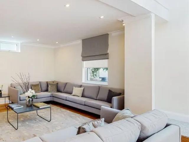 90 Warwick Gardens, London, W14 8PR, United Kingdom | 2 bed house for rent #166900577 | Rentberry