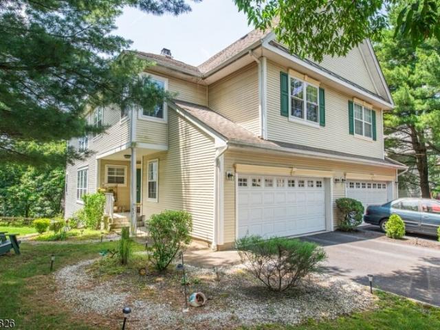 90 Warbler Dr, Wayne Twp. Us, nj