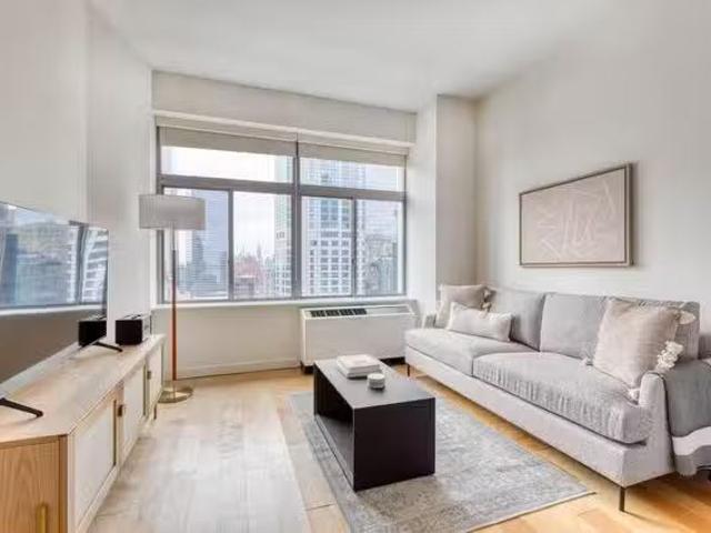 90 Washington St, Financial District Studio 1 Bath