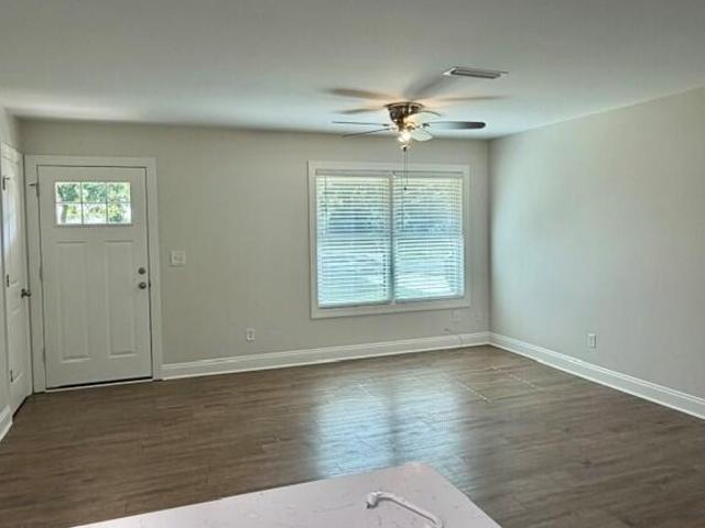 90 Windham Ct