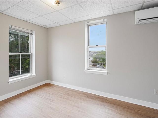 90 Appleton St 2 Bedroom Apartment for Rent at 90 Appleton St, Lowell, MA 01852 Back Central