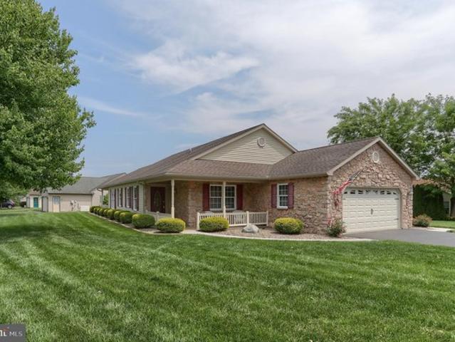 90 Arbor Dr, Myerstown, PA 17067