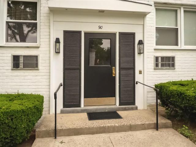 90 Avon Circle D