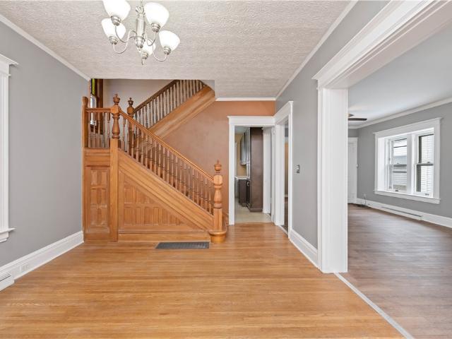 90 Avondale Park