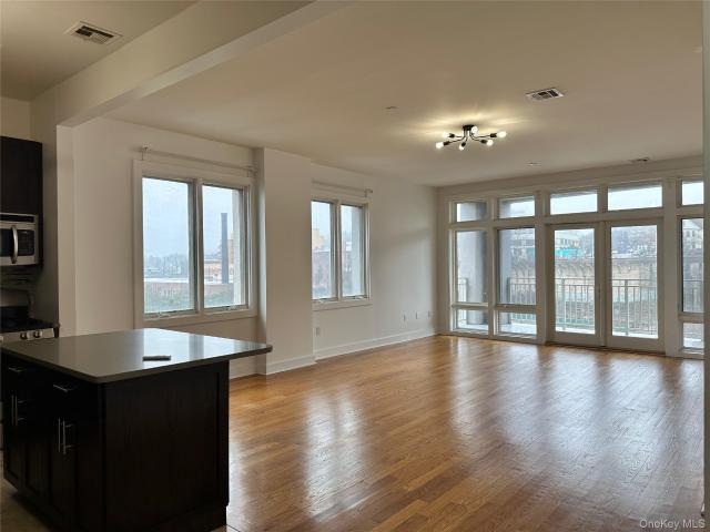 90 Bay Street Landing 4D